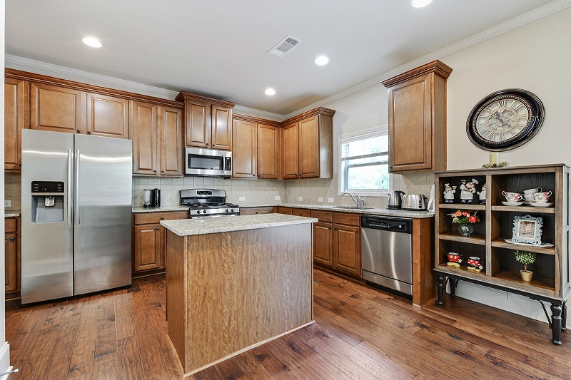 Genesis Bae, Broker, California, Georgia